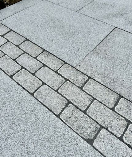 tumbled granite setts